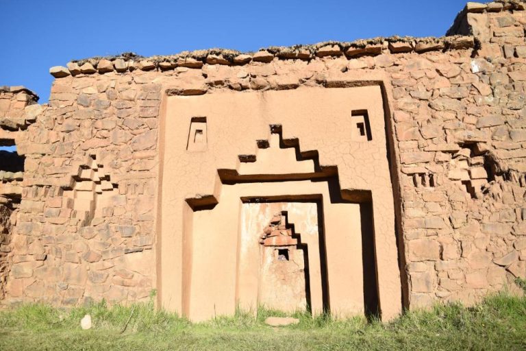 Lake Titicaca Ruins - A Guide To The Temples & Sunken Cities
